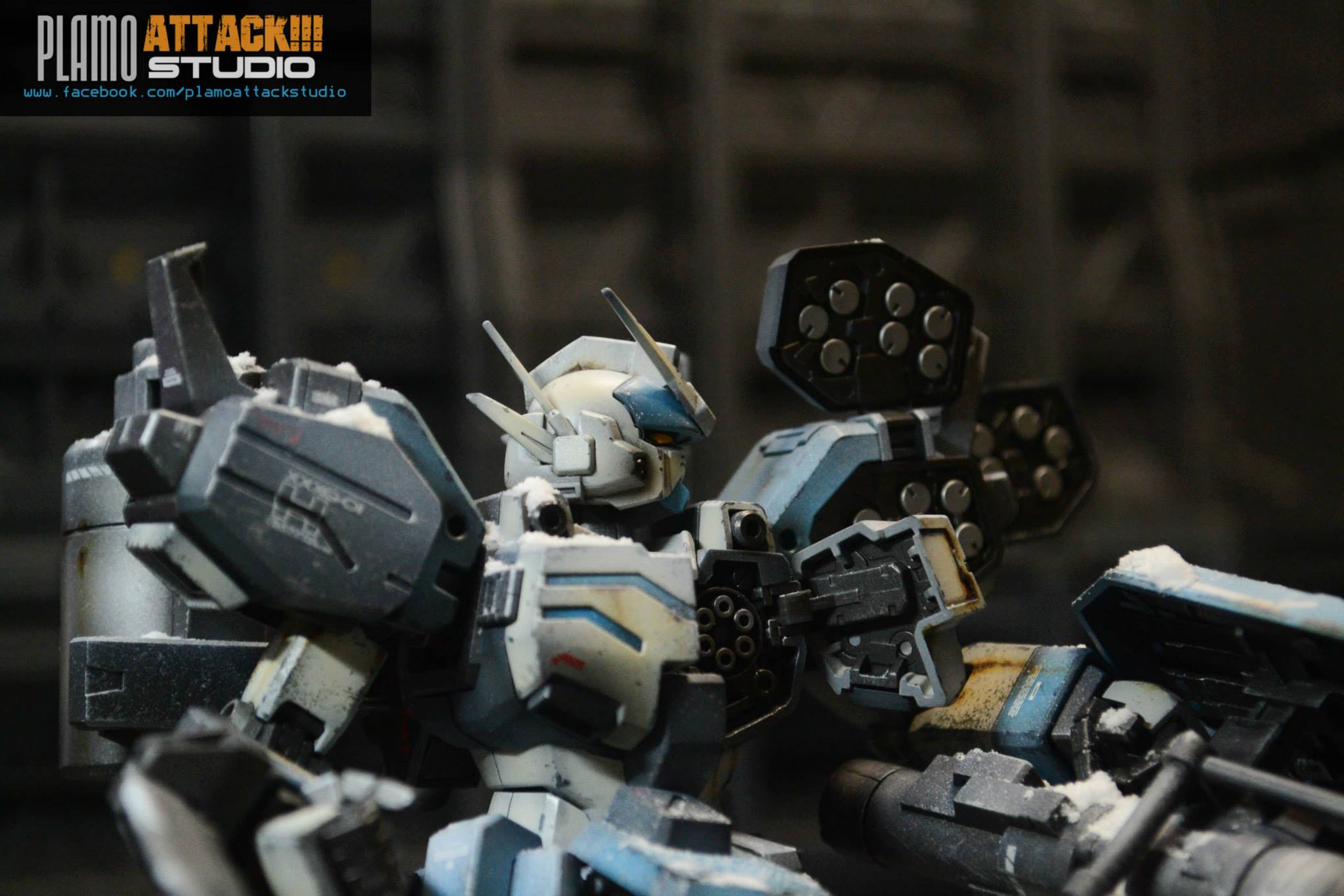 MG 1/100 Gundam Heavyarms "Frost-byte" + Snow Base mini Diorama by ...