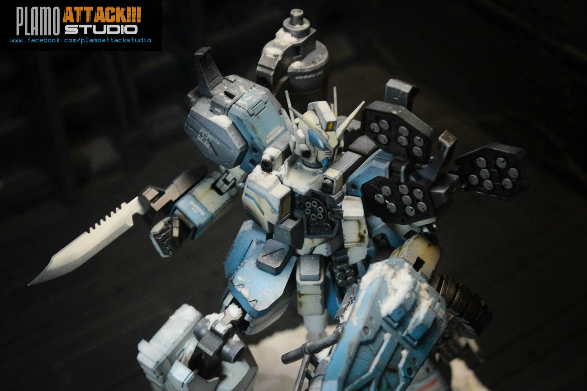 MG 1/100 Gundam Heavyarms "Frost-byte" + Snow Base mini Diorama by ...