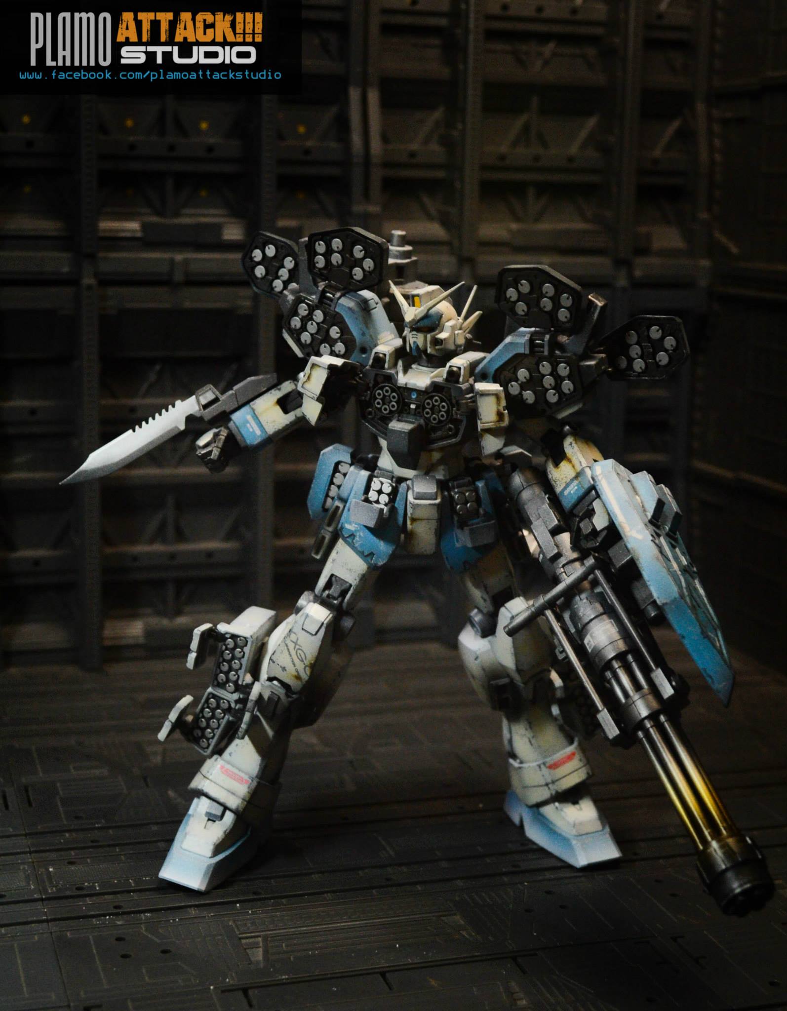 MG 1/100 Gundam Heavyarms "Frost-byte" + Snow Base mini Diorama by ...