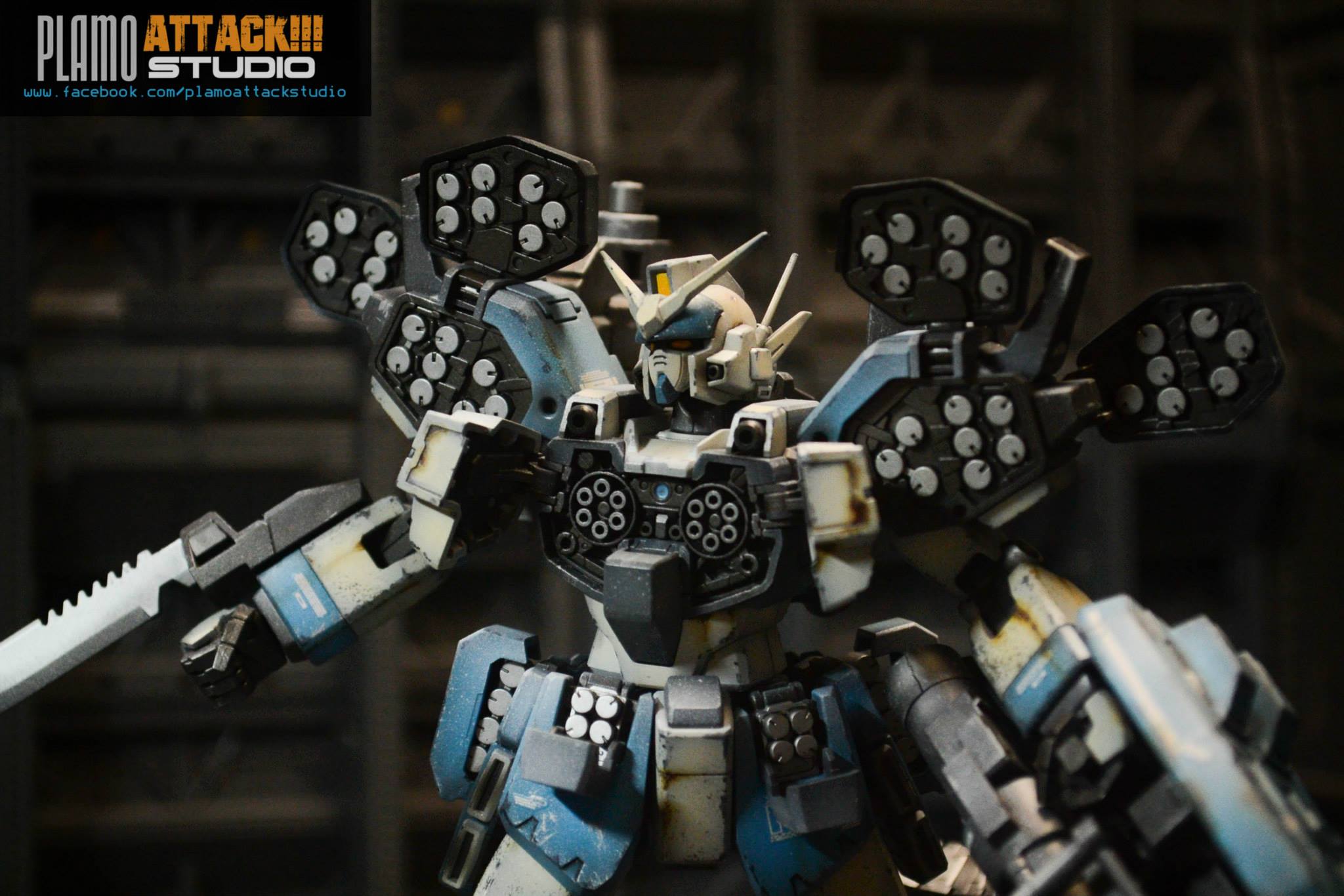 MG 1/100 Gundam Heavyarms "Frost-byte" + Snow Base mini Diorama by ...