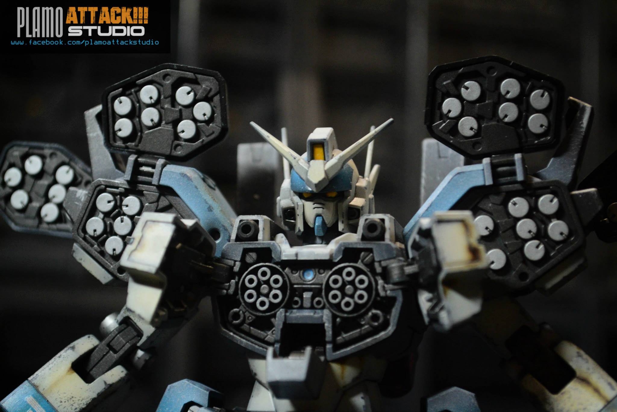 MG 1/100 Gundam Heavyarms "Frost-byte" + Snow Base mini Diorama by ...