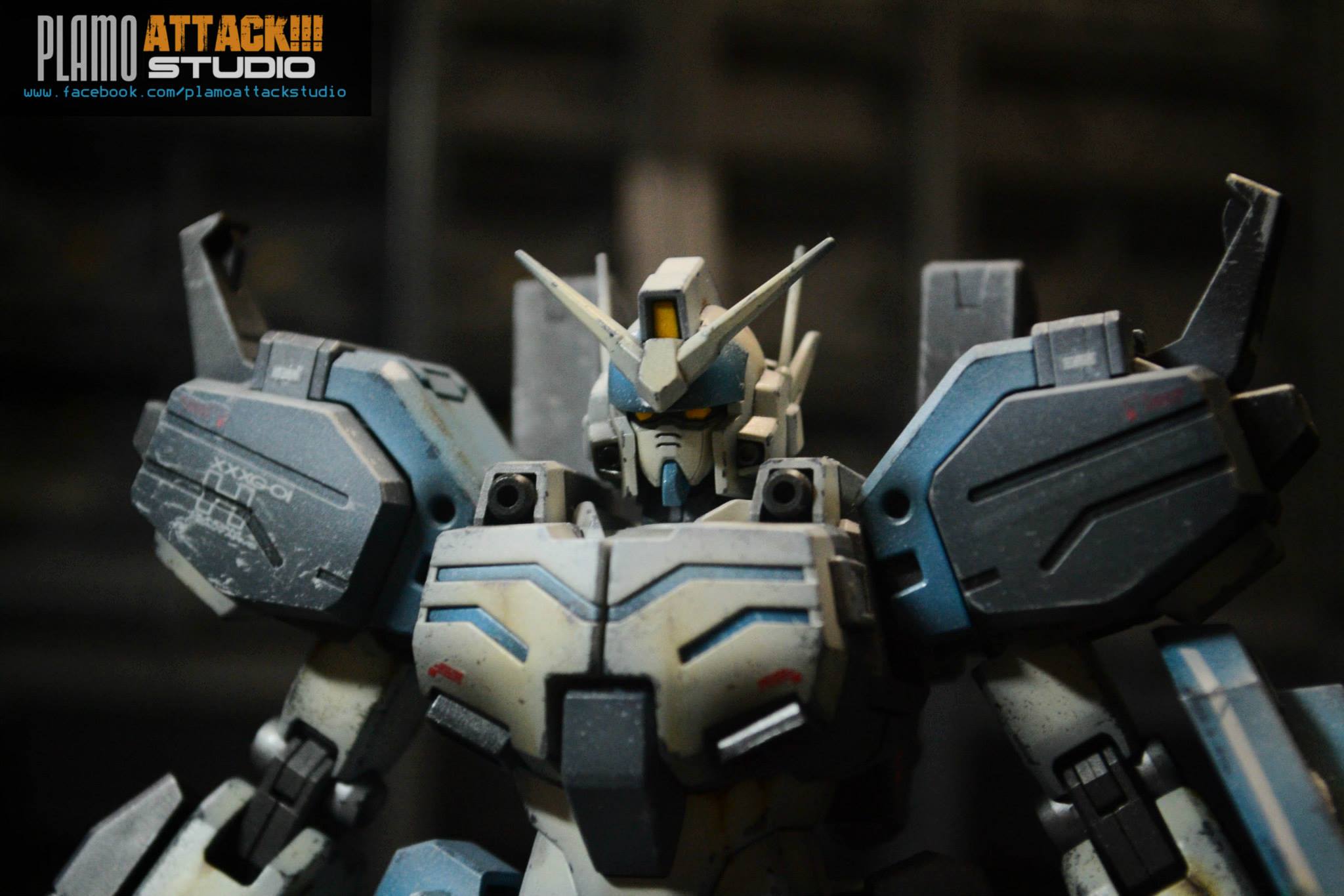 MG 1/100 Gundam Heavyarms "Frost-byte" + Snow Base mini Diorama by ...